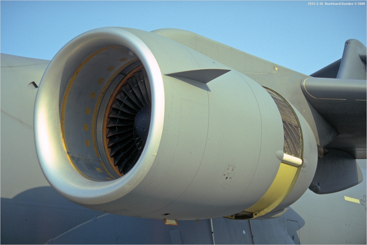 Aircraft in Detail - Boeing C-17A Globemaster III Walkaround Gallery