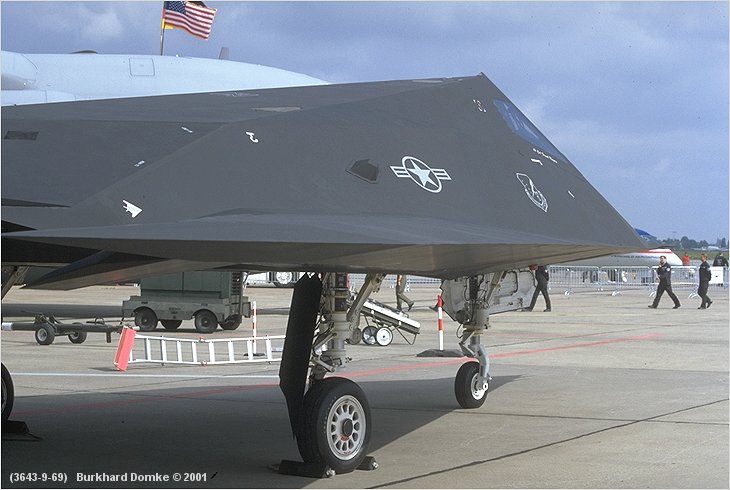 Aviation Images - F-117 Walkaround