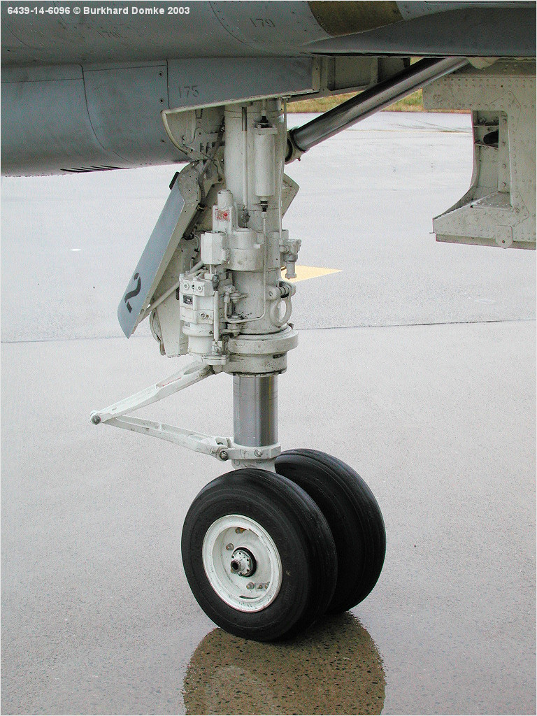 Aircraft in Detail - McDonnell Douglas F-4 Phantom II Walkaround Images