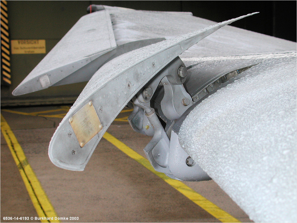 Aircraft in Detail - McDonnell Douglas F-4 Phantom II Walkaround Images